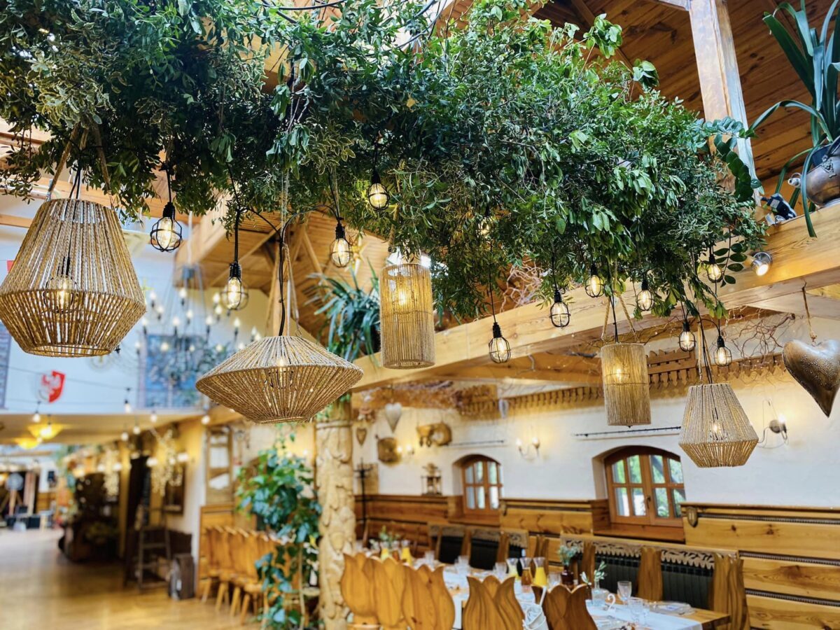 Karczma Podkowa Leśna w Krajkowie. Restauracja i Hotel